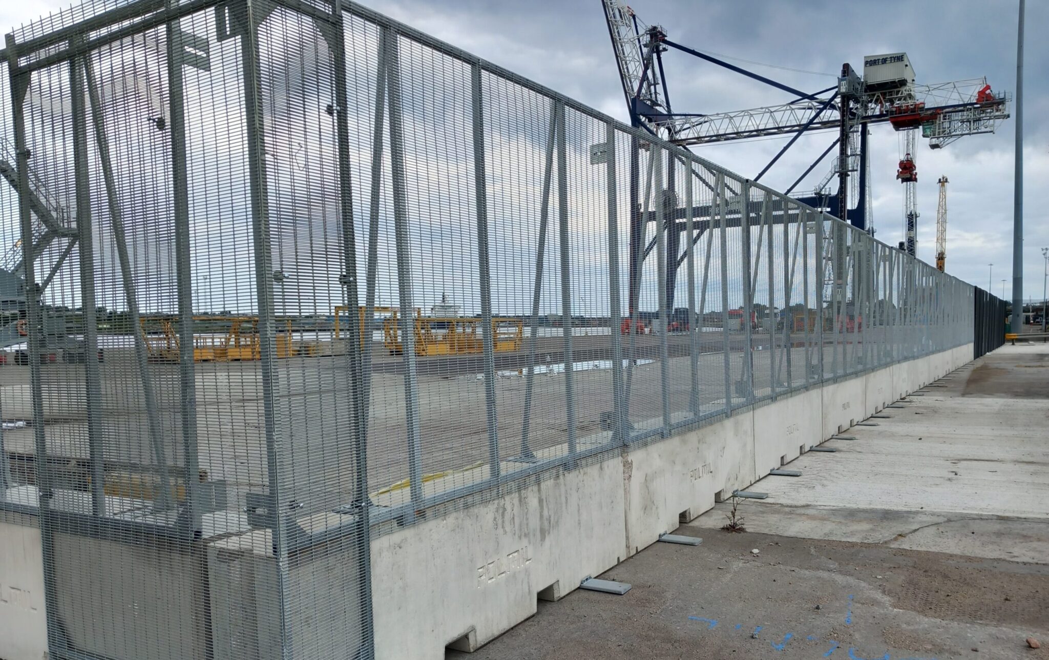 Modular Hoarding Systems - Sustainable Products - Polmil